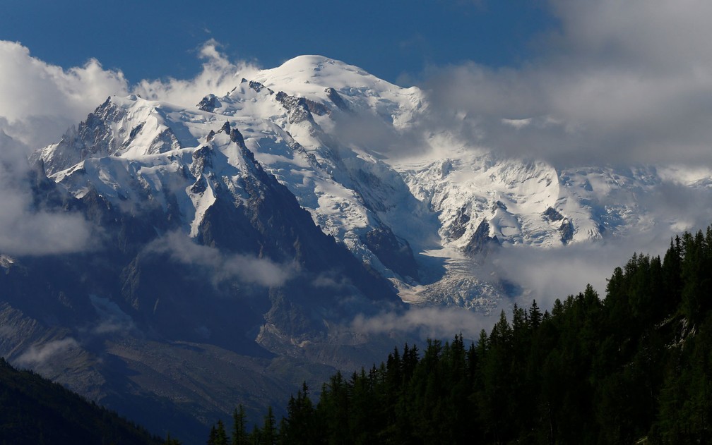 Mont Blanc, montanha mais alta da Europa Ocidental, perdeu 1cm em dois ...