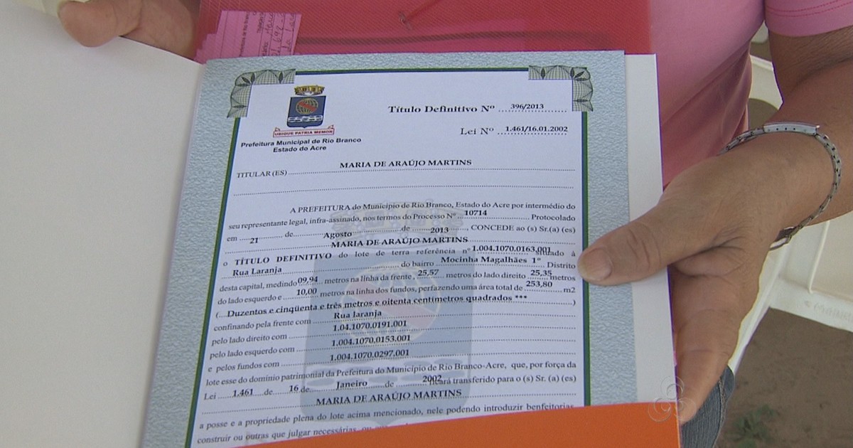 G1 - Moradores recebem títulos definitivos de propriedade em bairro da ...