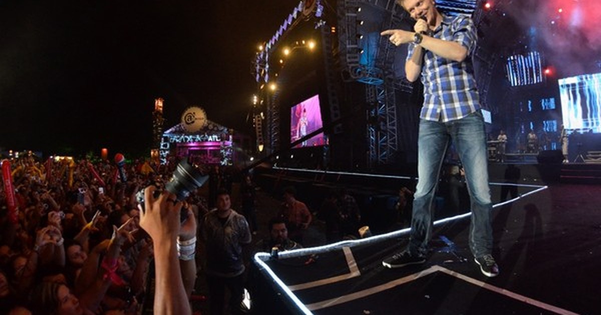 G1 - Michel Teló faz o show mais animado da primeira noite de Planeta ...