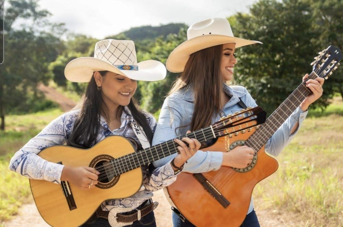 Dupla revelação da música caipira de Poxoréu (MT) se apresenta em ...
