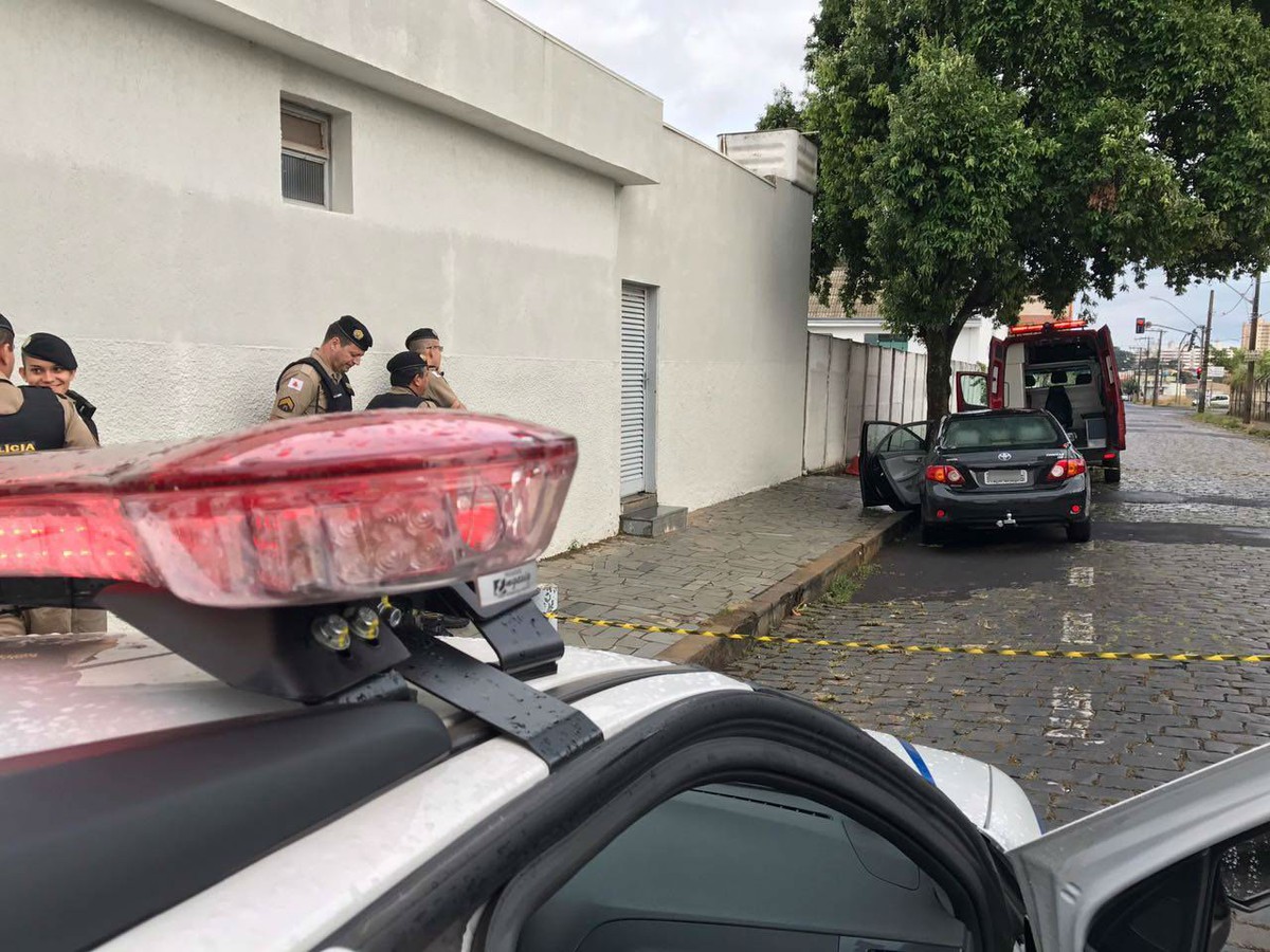 Jovem é Assassinado A Tiros Dentro De Carro Em Uberlândia Triângulo