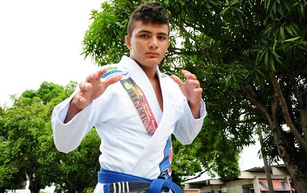 Atleta do AM arrasta 2º título de etapa do Brasileiro de Jiu-jitsu ...