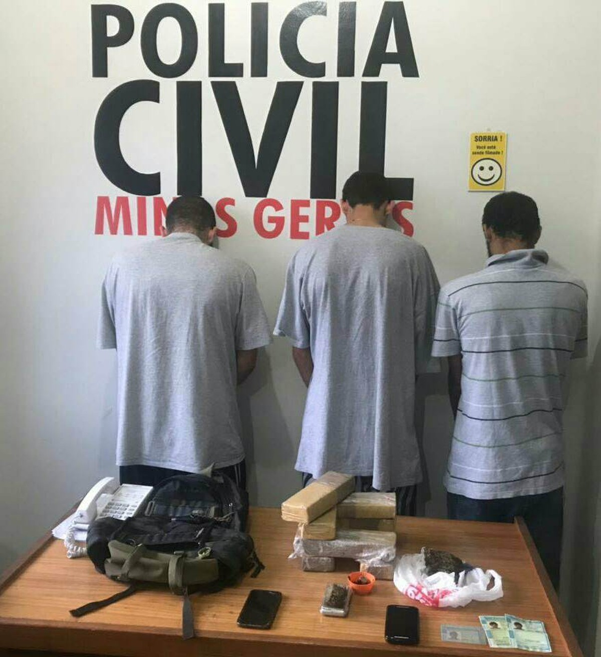 Trio é Preso Por Tráfico De Drogas Em Juiz De Fora Zona Da Mata G1