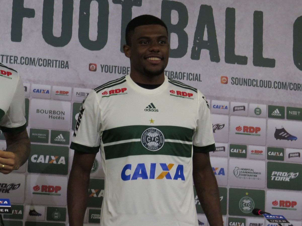 Abner assume responsabilidade no Coritiba: "Não cheguei no Real Madrid ...