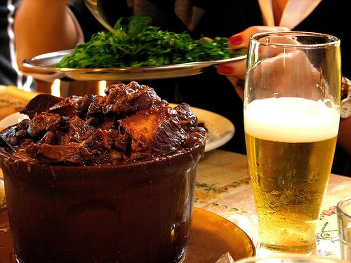 Feijoada de Feijão Preto | Acompanhamentos | Receitas