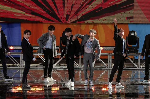 O show da banda BTS é algo que nunca se viu no Brasil | Lauro Jardim ...