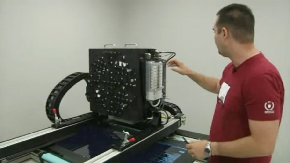 Microsoft cria robô para testar o MS Surface 2.0 | Notícias | TechTudo