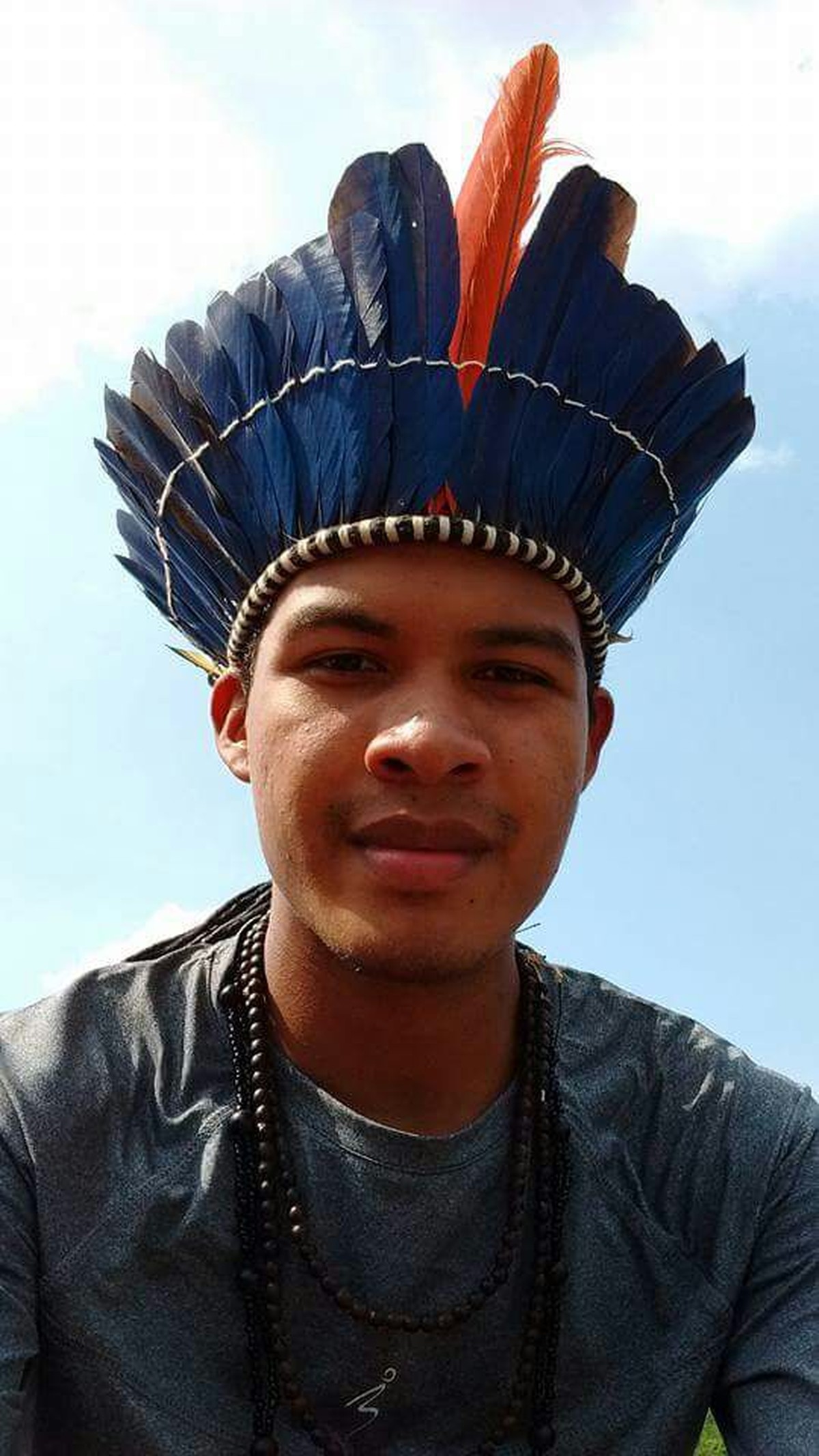 Indígena que limpava banheiros para manter estudos passa em dois cursos ...