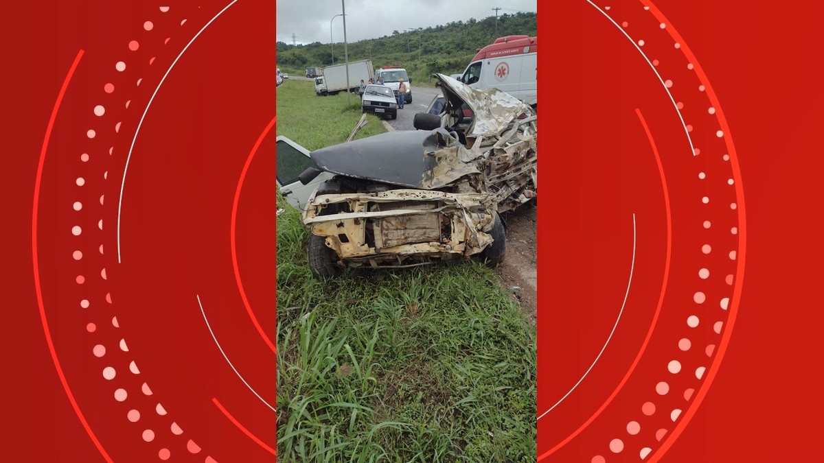 Motorista sem carteira bate em caminhão e morre na BR-101 no ES | Espírito Santo | G1