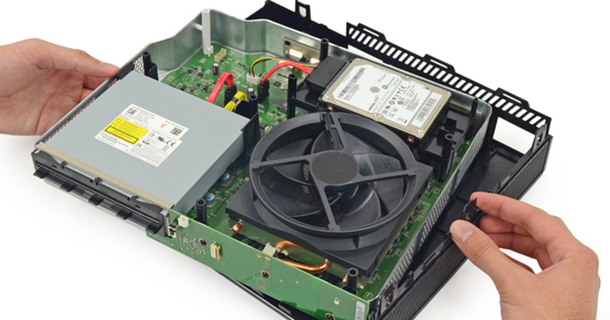 G1 - Site desmonta Xbox One e mostra novo videogame por dentro ...