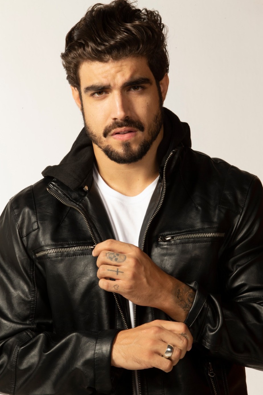 Caio Castro analisa trajetória na TV e fala sobre amadurecimento como ...