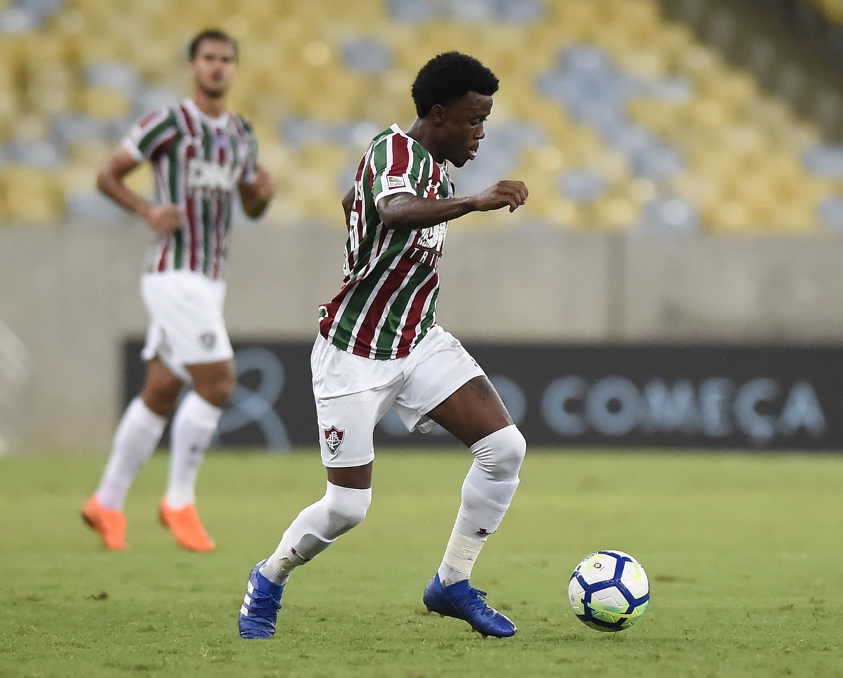 Emocionado em retorno, Calazans diz ter pensado em parar "muitas vezes ...