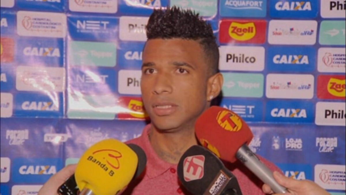 Após estreia "relâmpago", René ganha elogios de Micale: "Fez uma baita ...