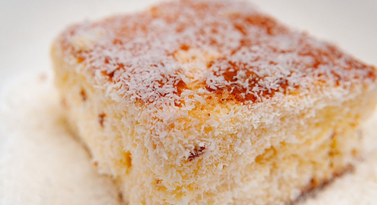 Receita de bolo de coco bem molhado | Estúdio C | Receitas