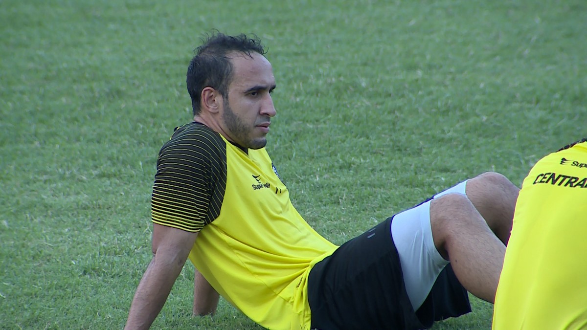 Leandro Costa lembra jogo difícil na estreia, mas conta com pontos fora ...