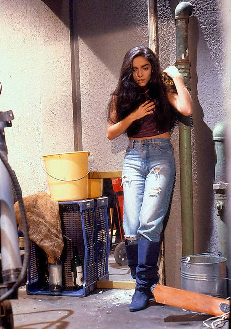 Elenco parabeniza Claudia Ohana: 'Nossa musa do verão' | Verão 90 | Gshow