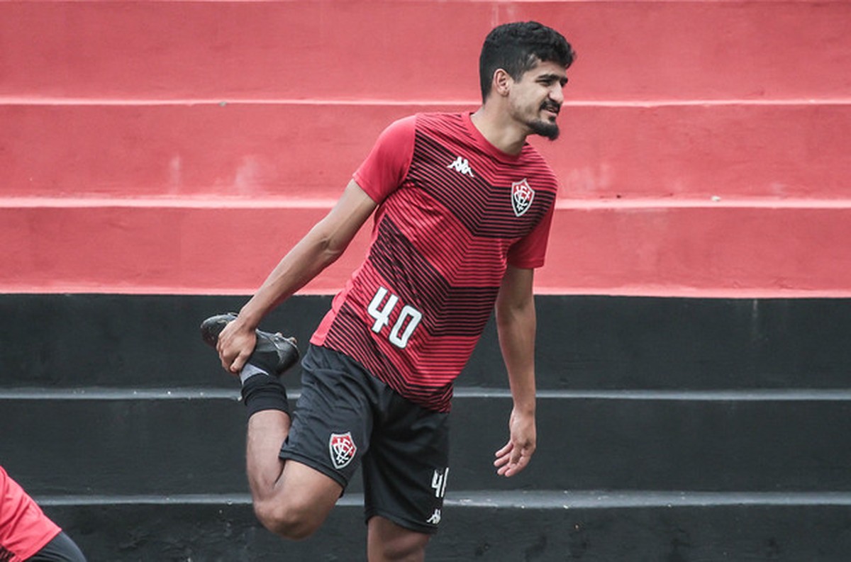 Com retorno de Ramon, Vitória treina de olho no Guarani | vitória | ge