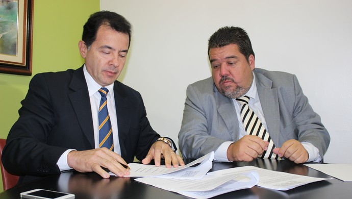 Feijó assina contrato com a TV Gazeta para transmissão do Alagoano 2015