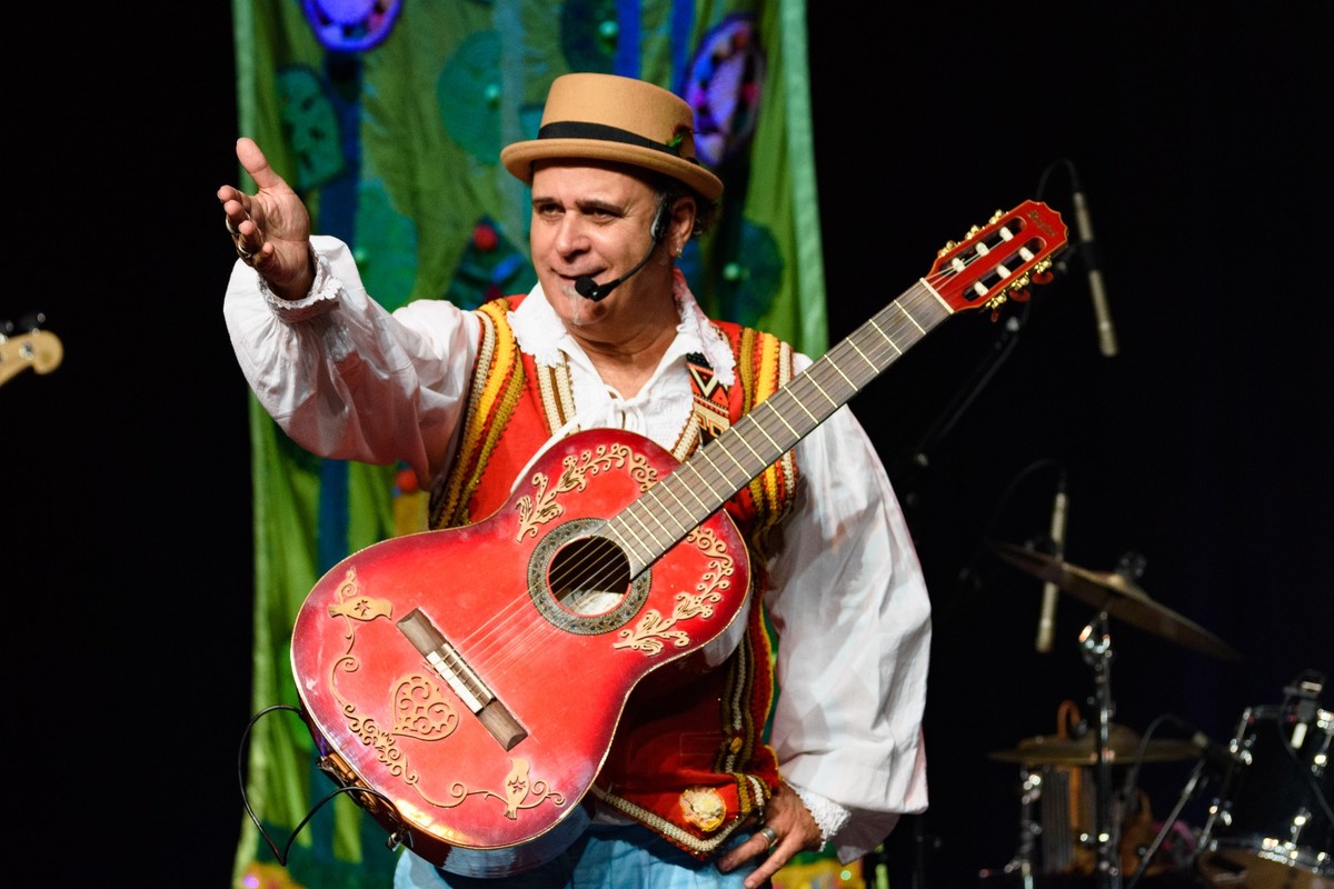 Valter Silva lança álbum solo com show intimista que convida à ...