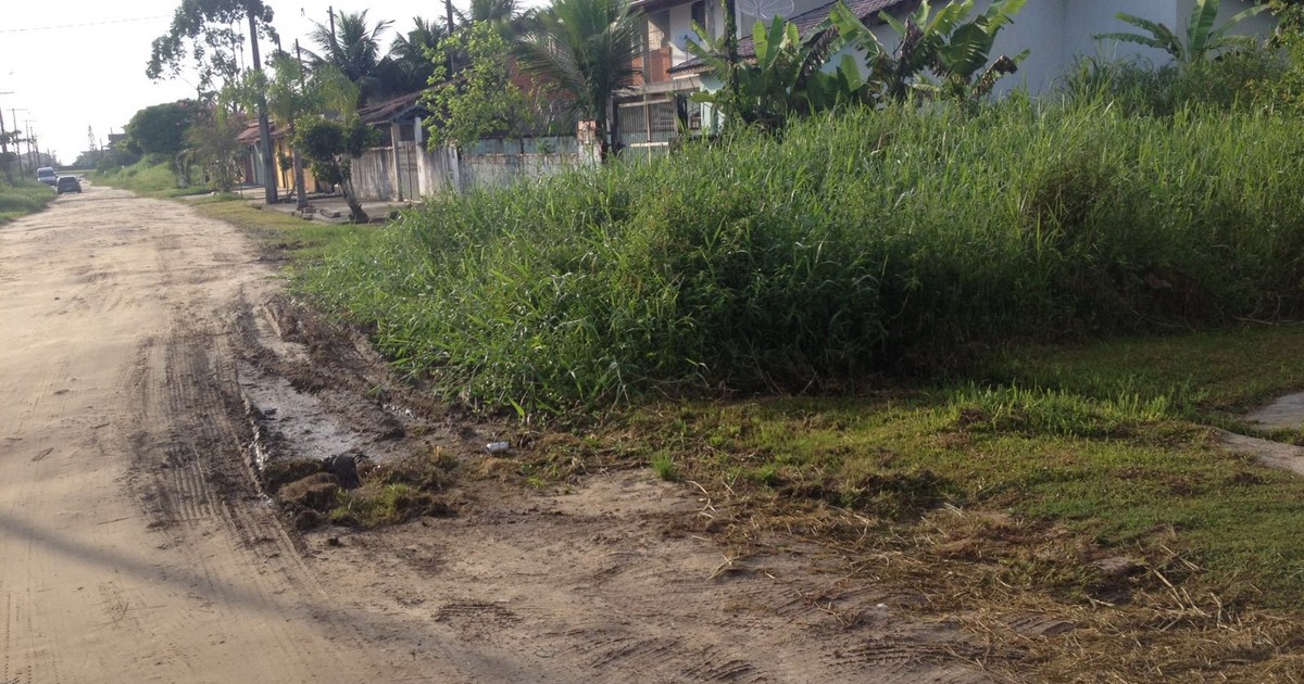 G1 - Ruas sem asfalto prejudicam moradores de Itanhaém, SP - notícias ...
