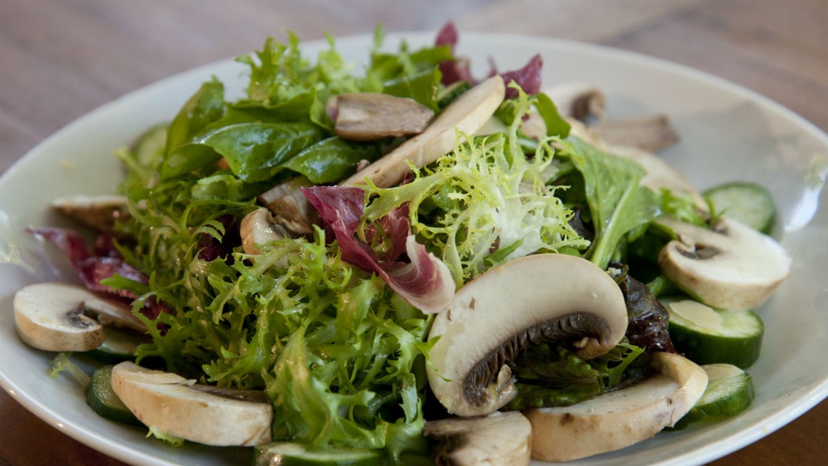 Salada de mix de folhas com cogumelo de Paris | Projeto Detox | Receitas