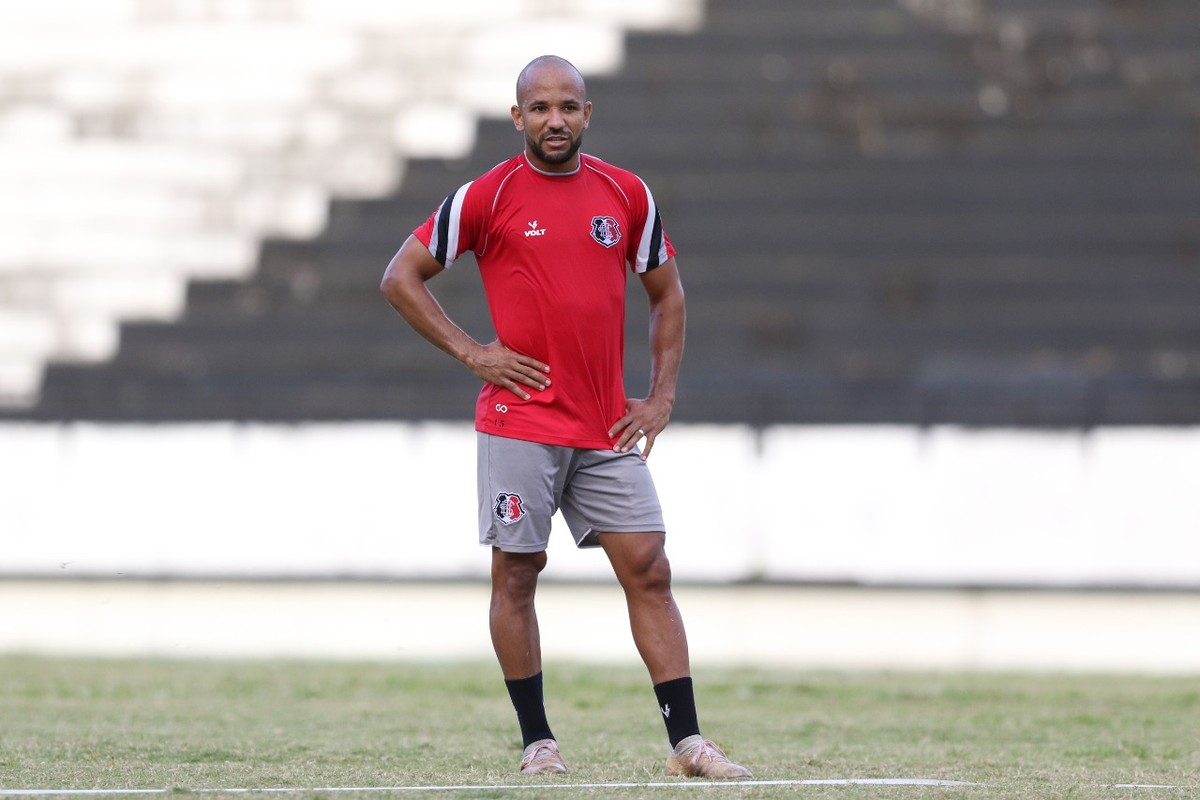 Ítalo Silva tem lesão mais séria na coxa e desfalcará Santa Cruz por cerca de um mês | santa ...