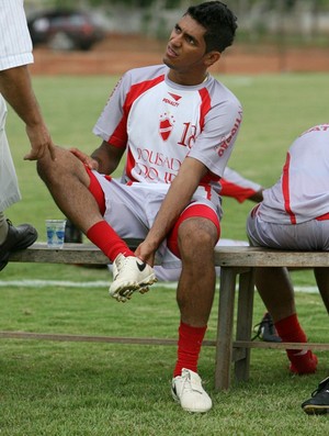 De volta pela quarta vez: Vila acerta retorno do atacante Pedro Júnior ...