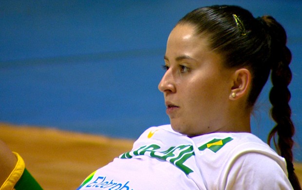 Espelhada em Adrianinha, Ariani projeta sucesso na seleção brasileira ...