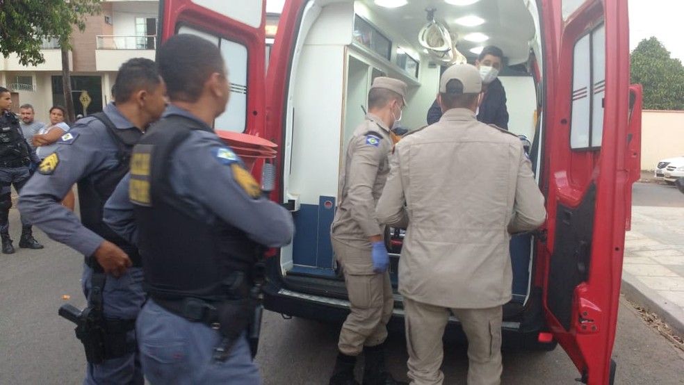 Adolescentes ficam feridas após acidente entre motocicleta e ônibus em ...