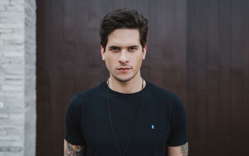 Diego Fragoso relembra começo como DJ após sucesso na moda ...