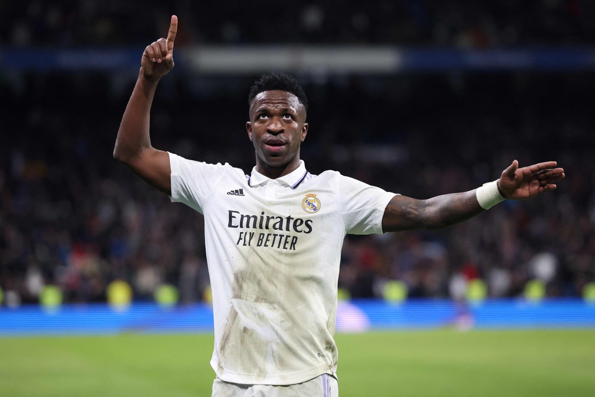 Com carisma e bom futebol, Vinícius Júnior lidera o Real Madrid pela ...