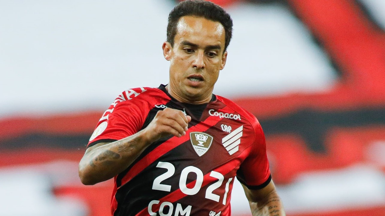 Jadson deve renovar com o Athletico? | athletico-pr | ge