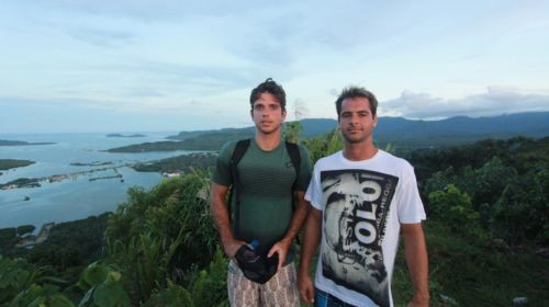 Bruno Pesca e Marcelo Trekinho gravam na Micronésia. Foto - Patrícia ...