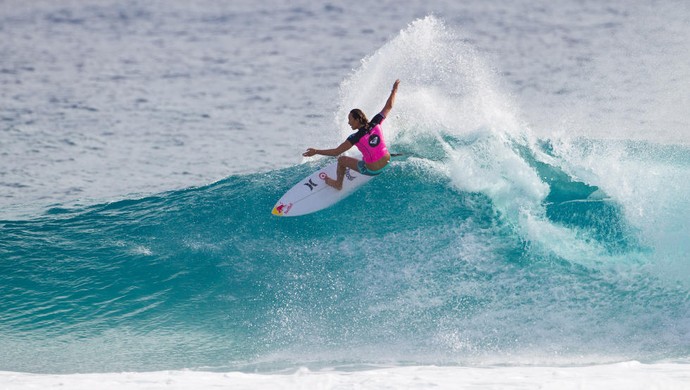 Stephanie Gilmore e Carissa Moore avançam, e fazem semi na Gold Coast ...