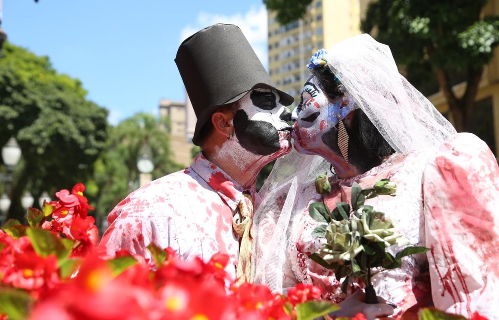 FOTOS: Veja imagens da Zombie Walk de 2019 em Curitiba | Paraná | G1