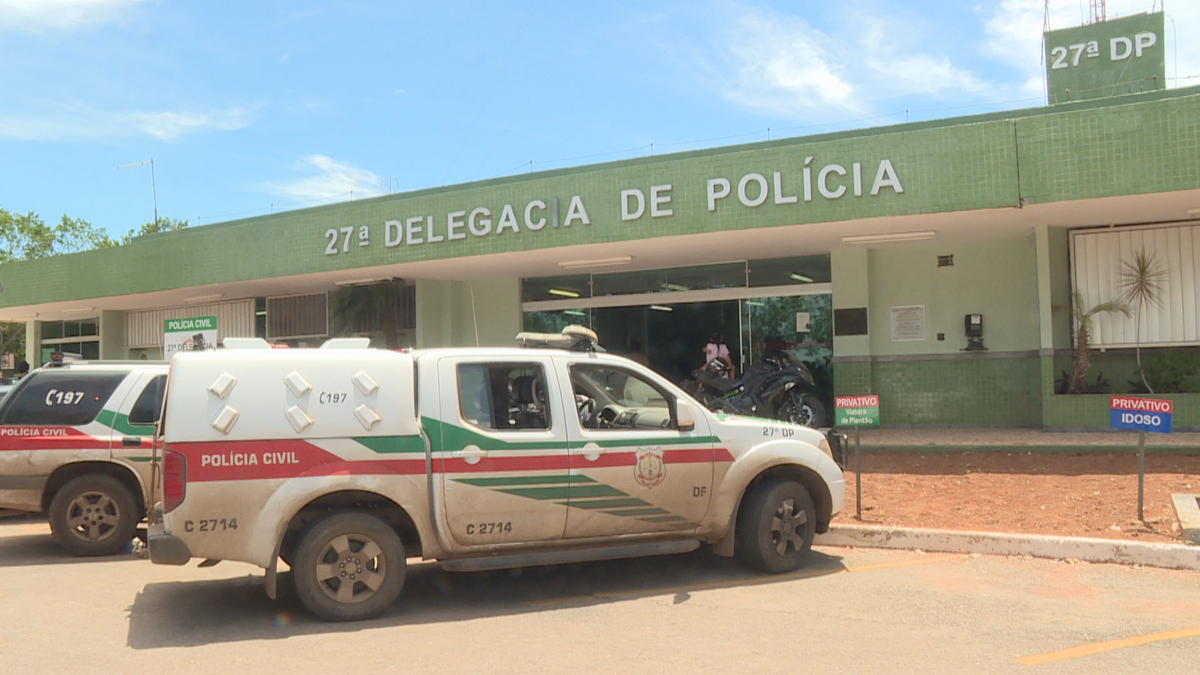 Homem é Preso Após Esfaquear Mulher E Arrastar Corpo Para Fora De Casa