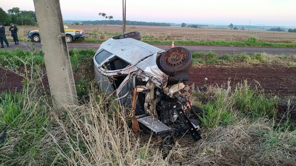 Jovem de 19 anos morre após carro capotar e bater em poste às margens de rodovia, em MS | Mato ...