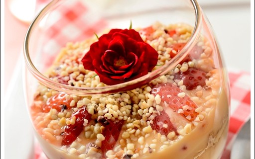 Receita de Natal: verrine de doce de leite com morango e xerém - GQ ...