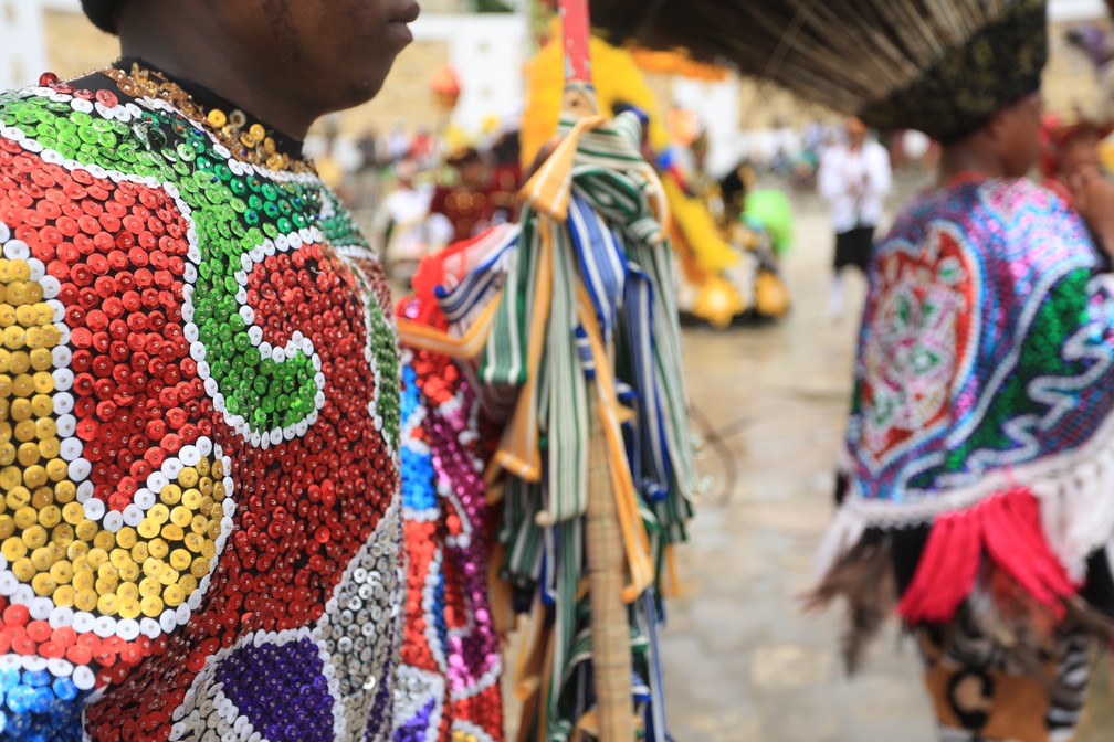 Maracatus e bonecos gigantes animam Olinda; FOTOS | Carnaval 2018 em ...