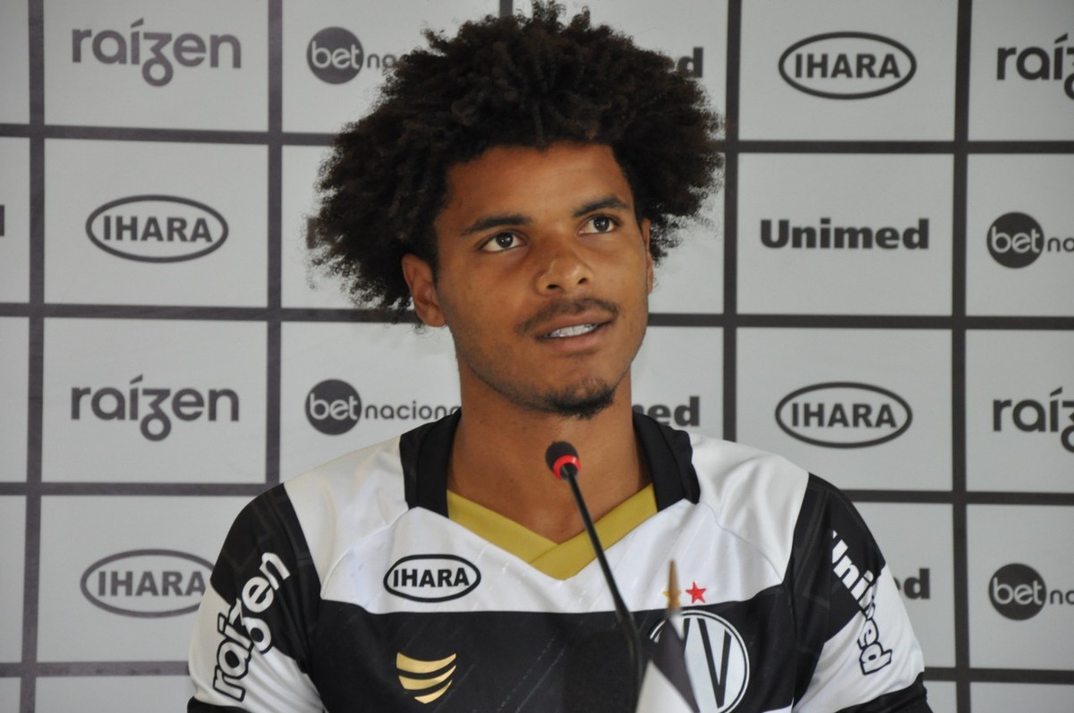 Volante de confiança de Cléber Gaúcho e zagueiro experiente; conheça ...