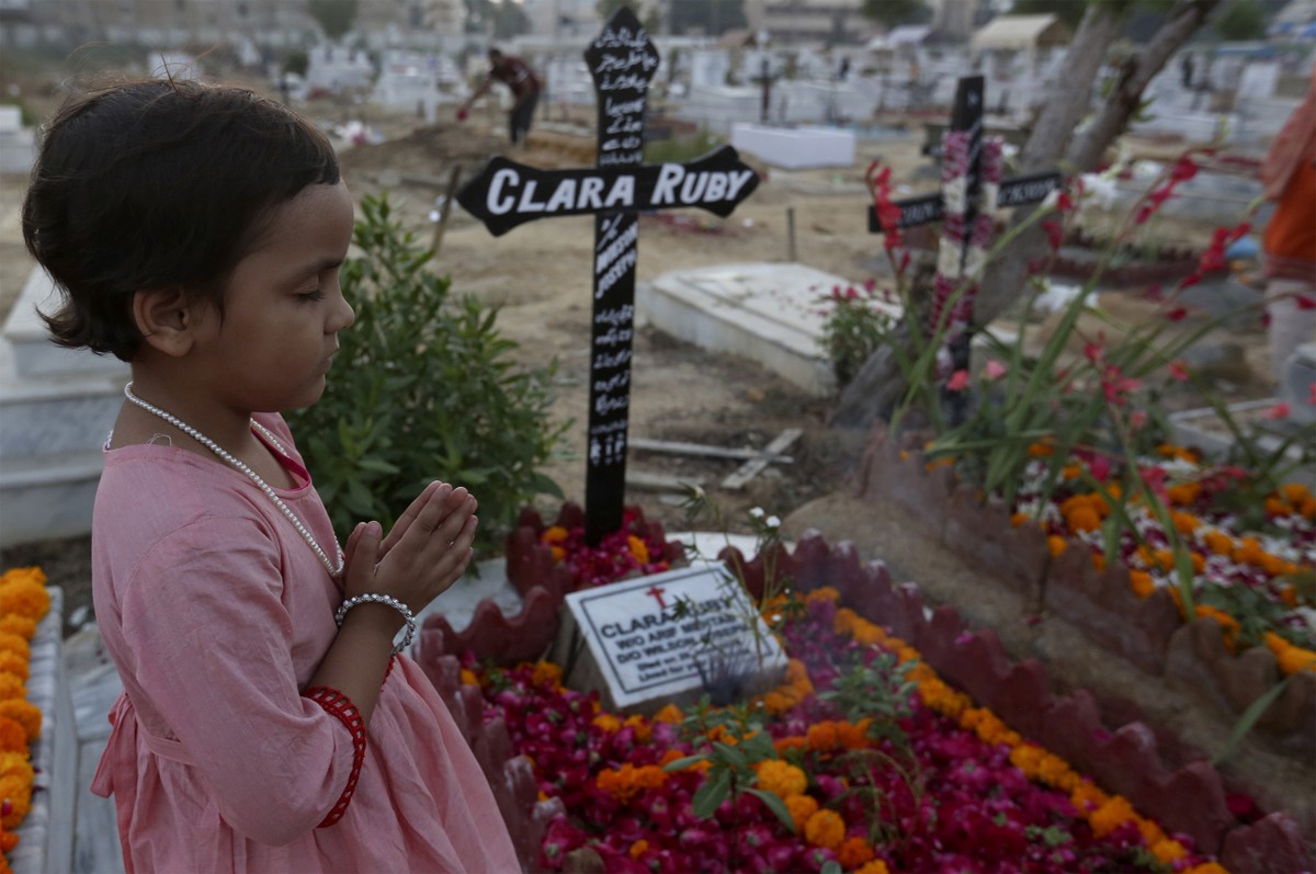 Dia de Finados pelo Brasil e pelo mundo; FOTOS | Mundo | G1