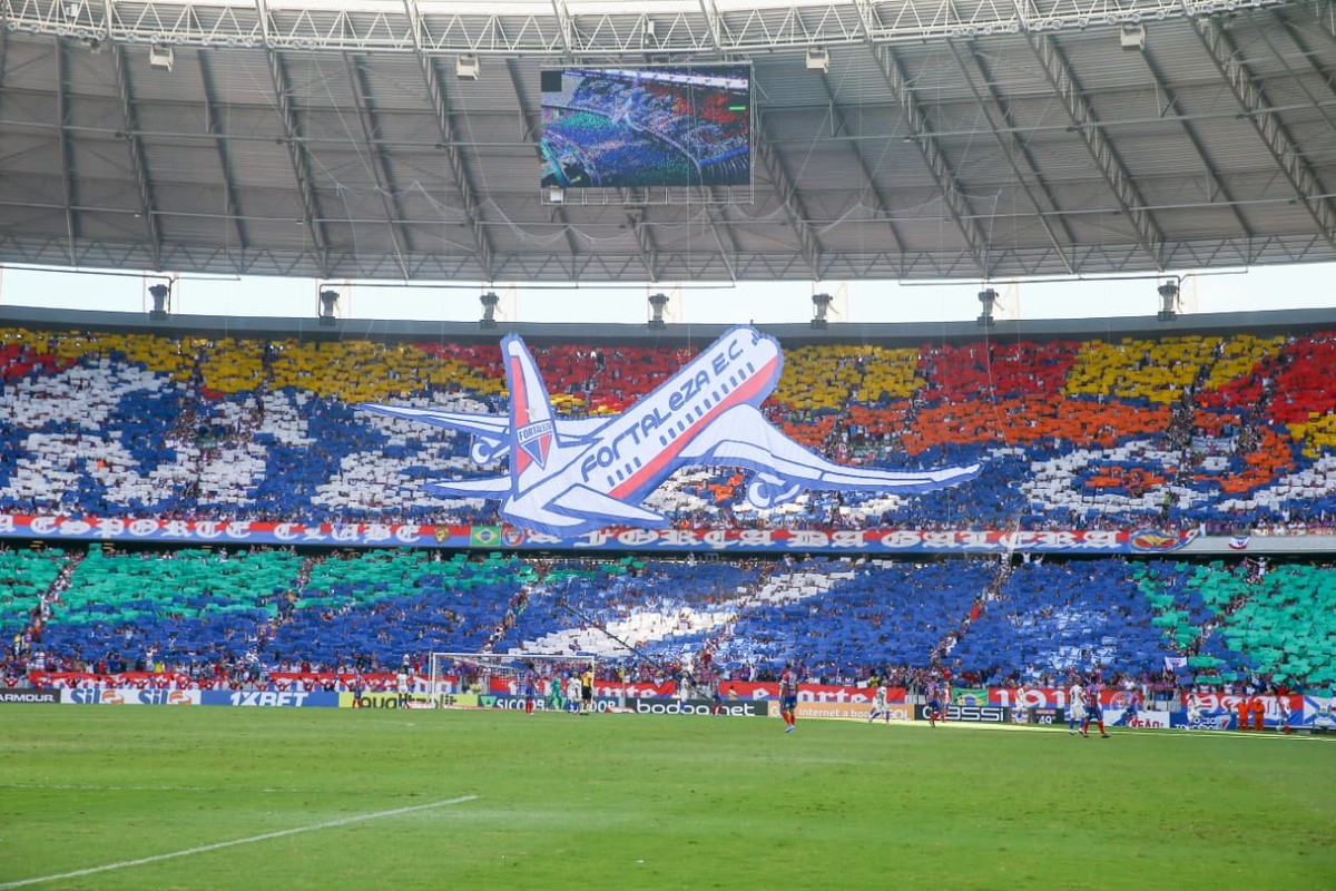 Fortaleza faz ação por mosaico com ajuda da torcida na volta dos jogos ...