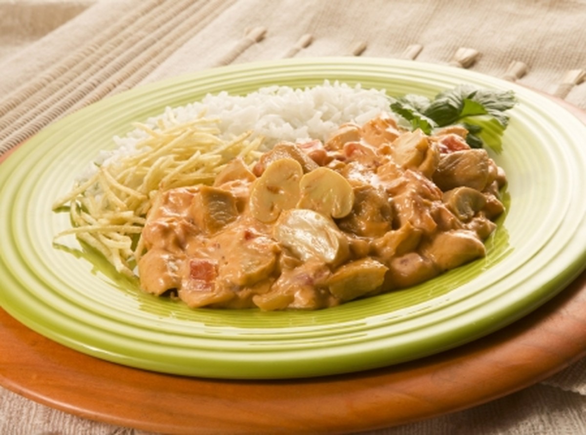 Estrogonofe de frango | Aves | Receitas
