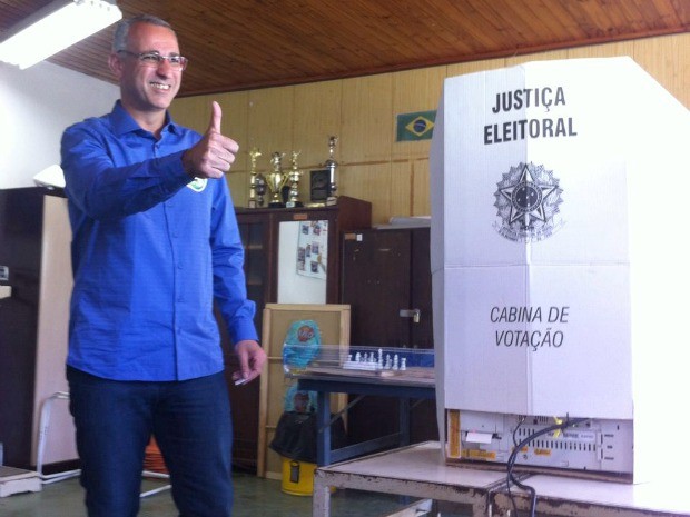 G1 - Jorge Pozzobom vota no segundo turno em Santa Maria, no RS ...