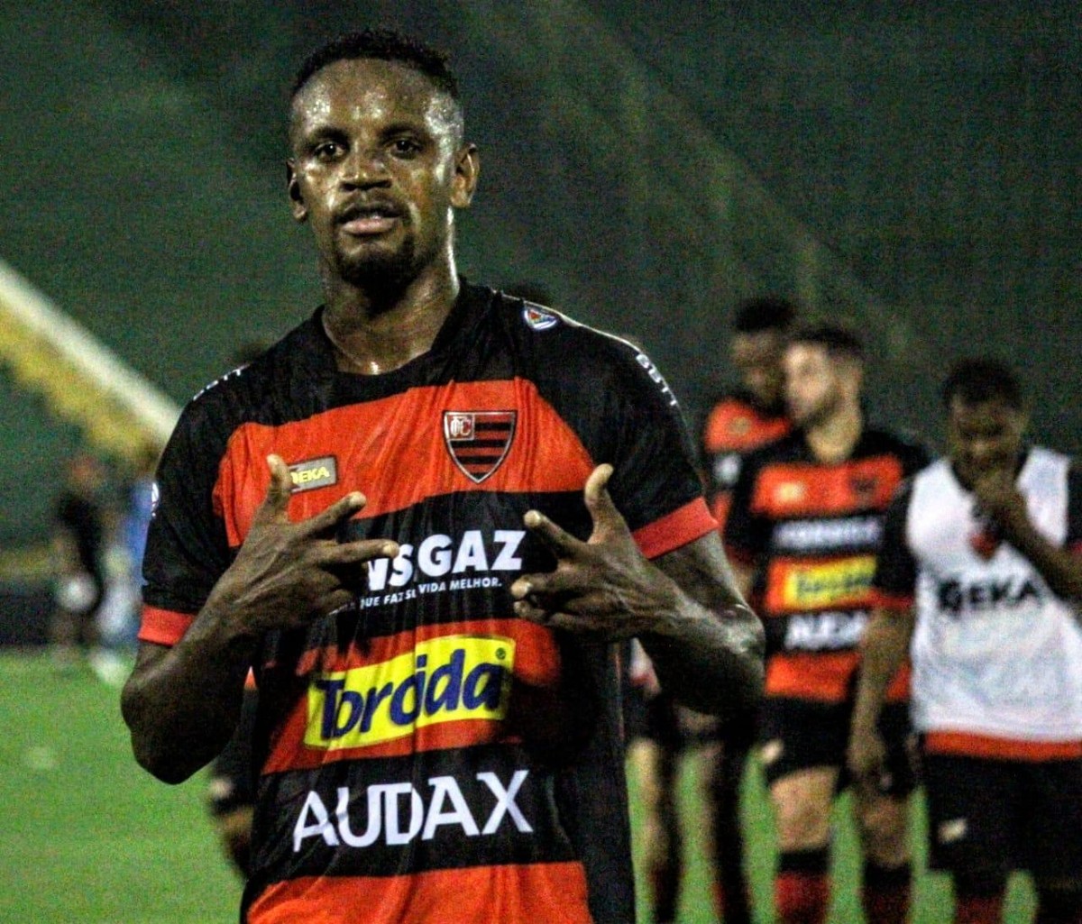 "Vencer é nossa obrigação", diz Cléber Reis sobre duelo contra o ...