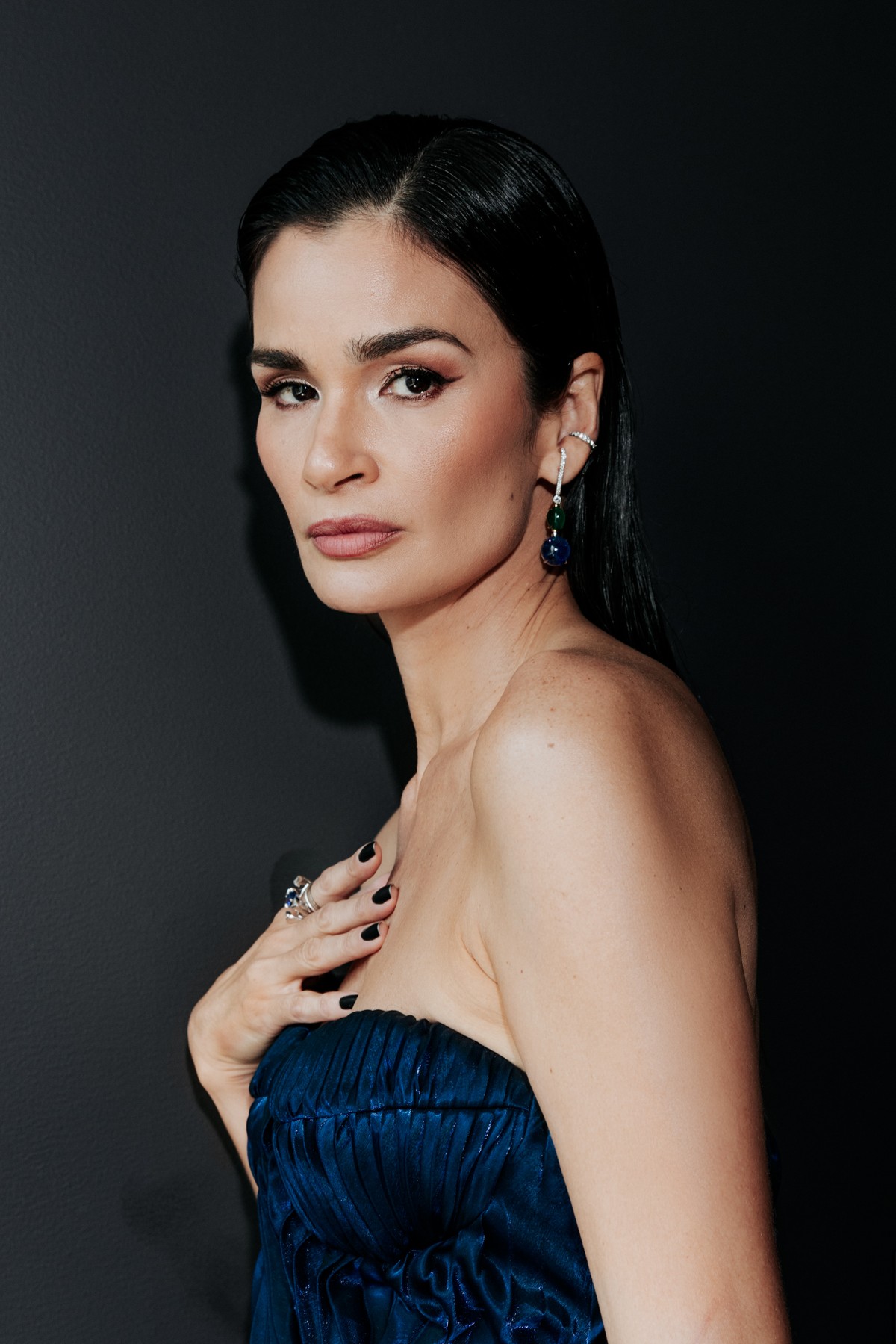 Carol Ribeiro mostra look para o Grammy Awards 2023 e diz que quer ...