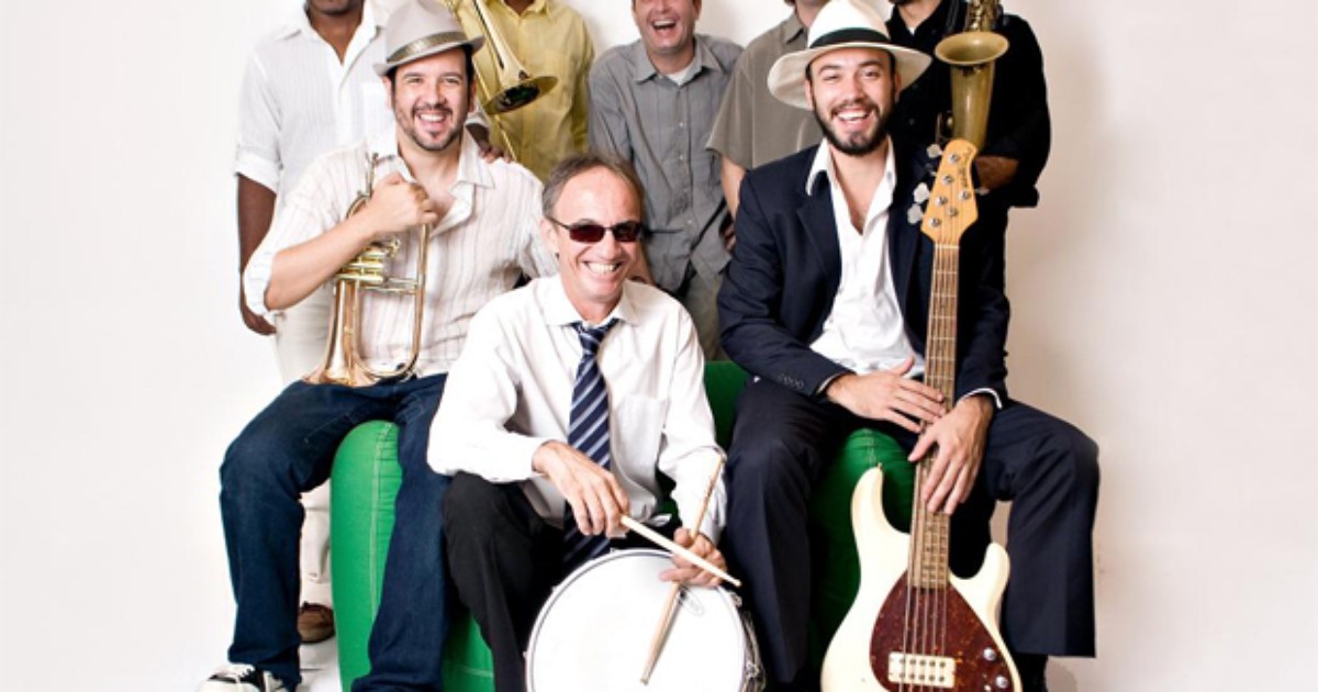 G1 - Banda Balaco faz show de funk, salsa e samba rock no Sesc de ...