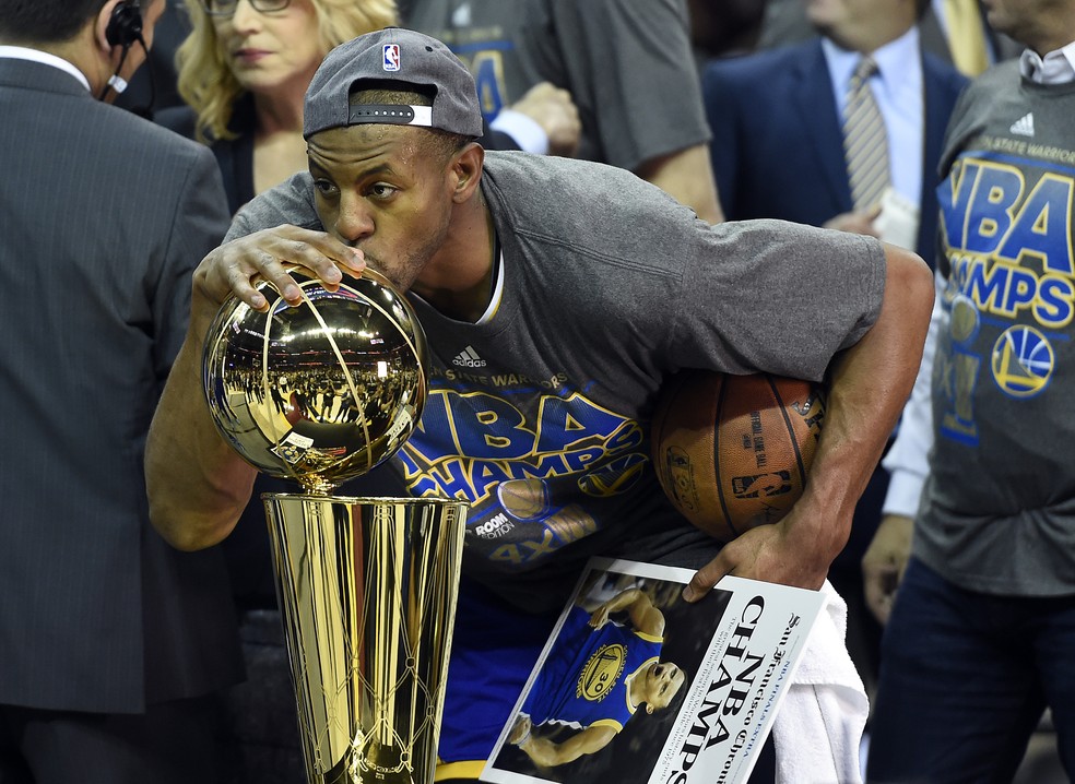 Com MVP de 2015 titular, quinteto mortal renasce no Golden State ...