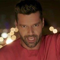 Ricky Martin lança clipe com pessoas sendo mordidas - notícias em Música