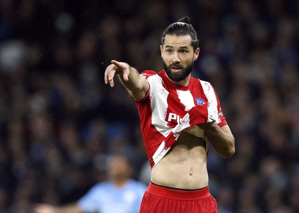 Felipe revela propostas de times brasileiros, mas afirma que seguirá no ...